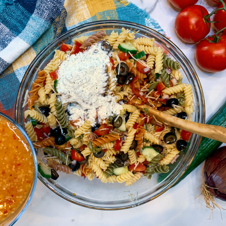Easy Veggie Pasta Salad | Modernmealmakeover.com