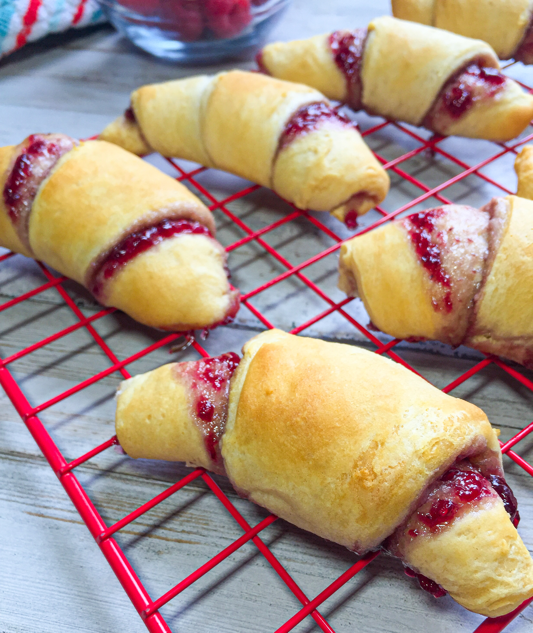 Easy Razzleberry Crescent Rolls | Modernmealmakeover.com