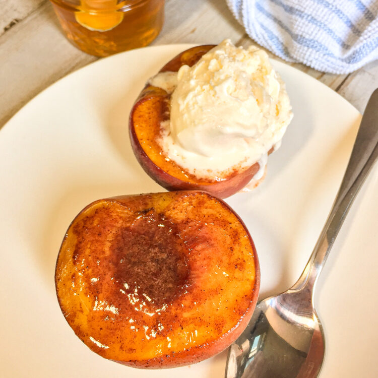 Easy Baked Peaches | Modernmealmakeover.com