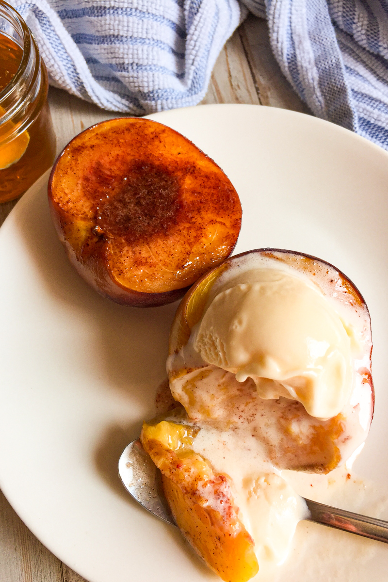 Easy Baked Peaches | Modernmealmakeover.com