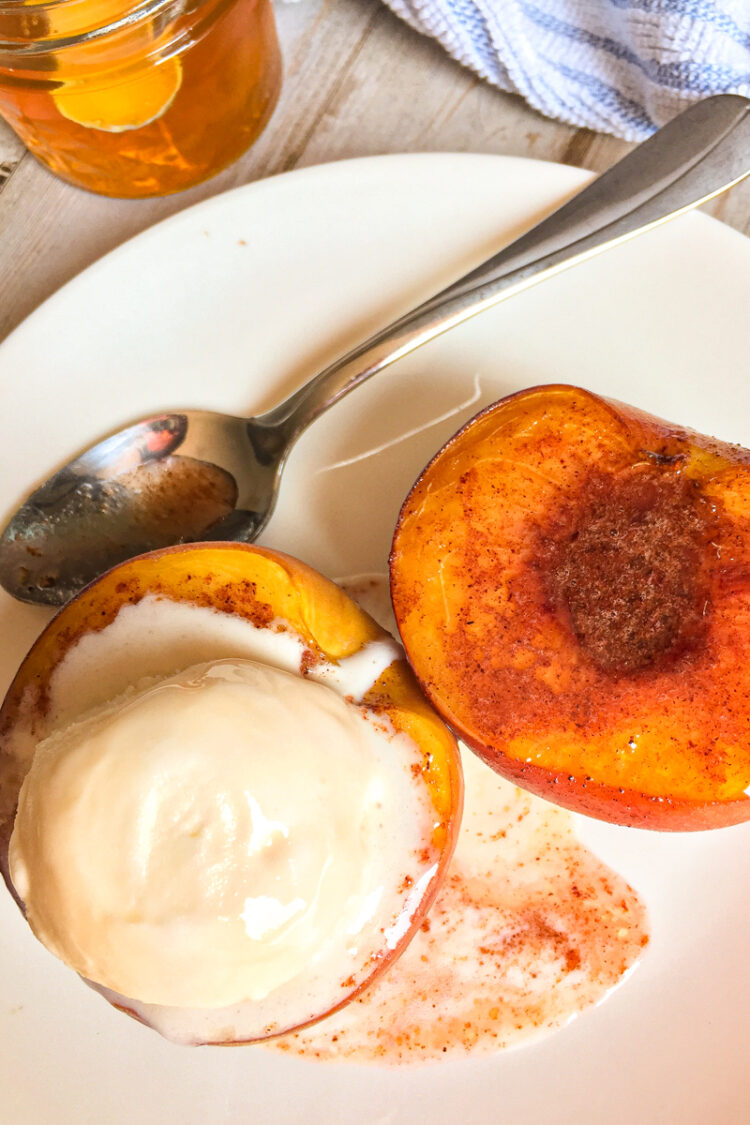 Easy Baked Peaches | Modernmealmakeover.com