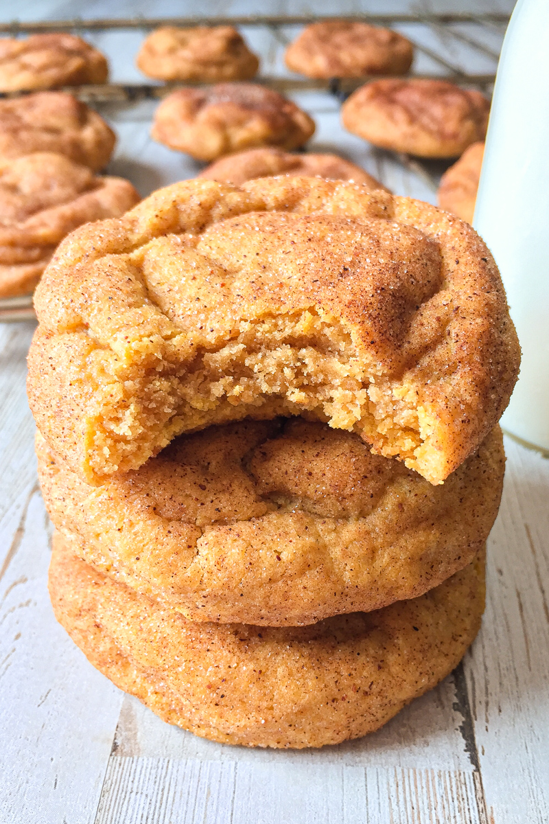 Pumpkin snickerdoodle cookies | modernmealmakeover.com