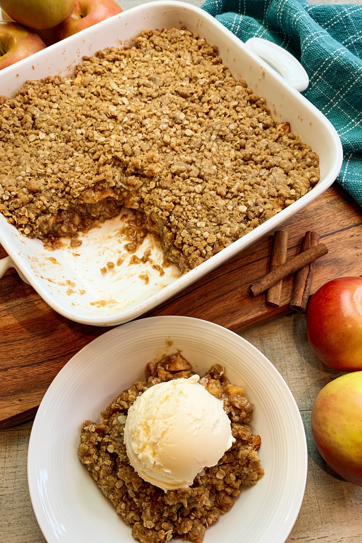 Easy Homemade Apple Crisp Recipe | Modernmealmakeover.com