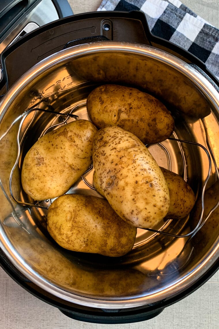 Instant Pot Baked Potatoes {The Best} Modernmealmakeover.com