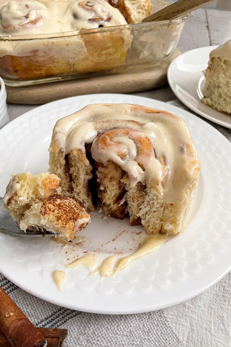 One Hour Cinnabon Cinnamon Rolls | Modernmealmakeover.com