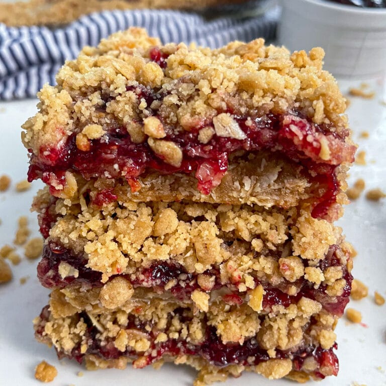 Raspberry Oatmeal Bars | Modernmealmakeover.com
