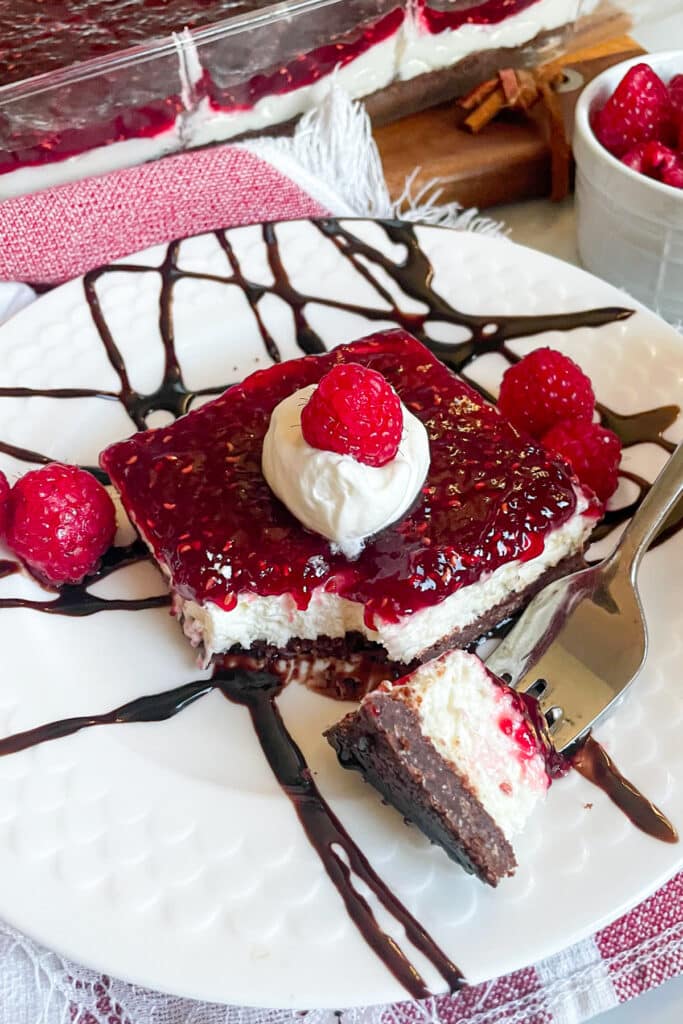 Best Chocolate Raspberry Cheesecake Bars Recipe | Modernmealmakeover.com