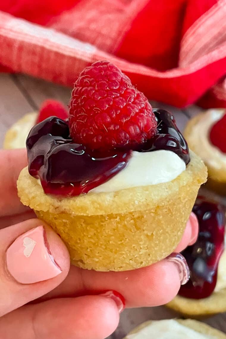 Easy Mini Cheesecake Bites Recipe | Modernmealmakeover.com
